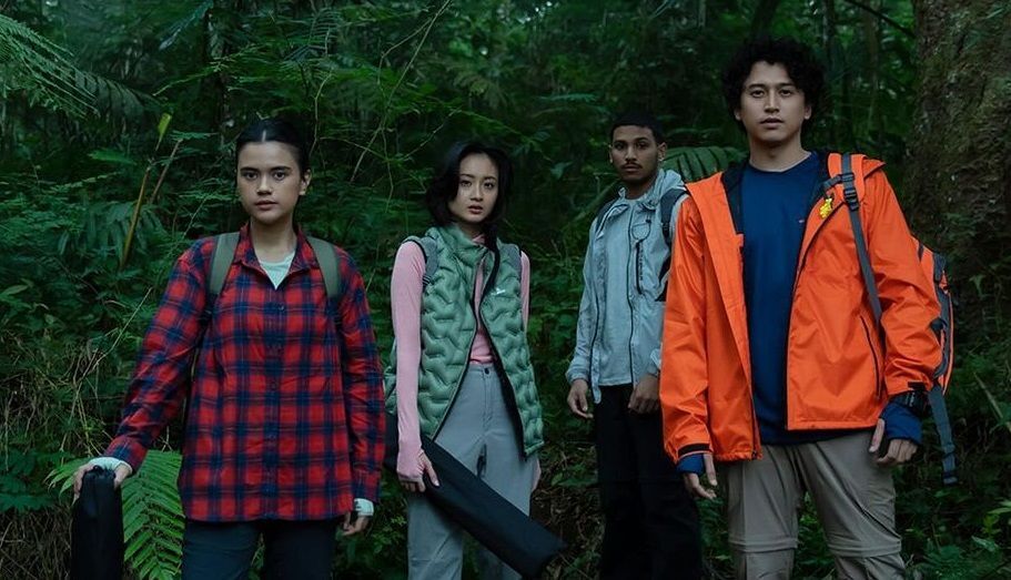 Review Film Pasar Setan (2024): Penemuan Video yang Mengungkap Tragedi ...